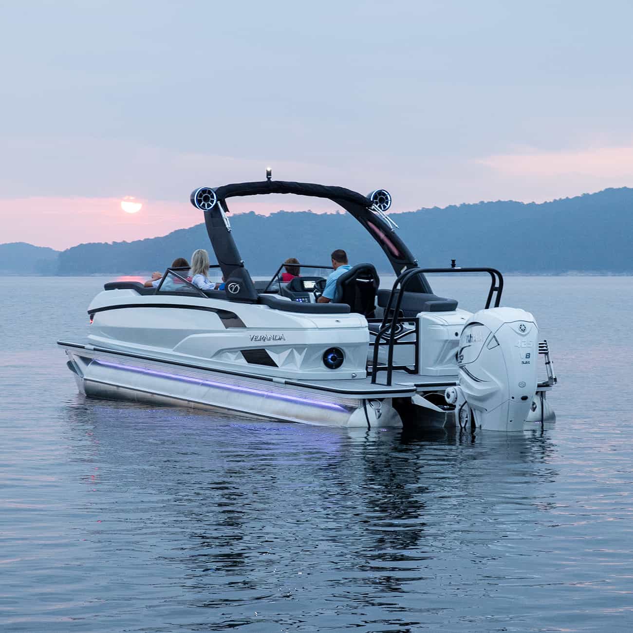 Veranda Luxury Pontoons | Lifetime of Enjoyment